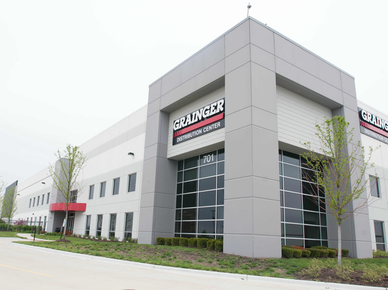 Grainger (GWW) Stock Continues to Climb Higher as Profits Keep Rolling ...